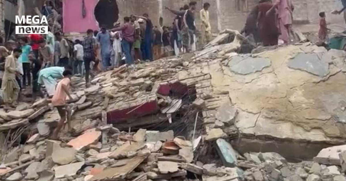 Multi-Storey Building Collapses in Lyari Karachi, Rescue Efforts ...